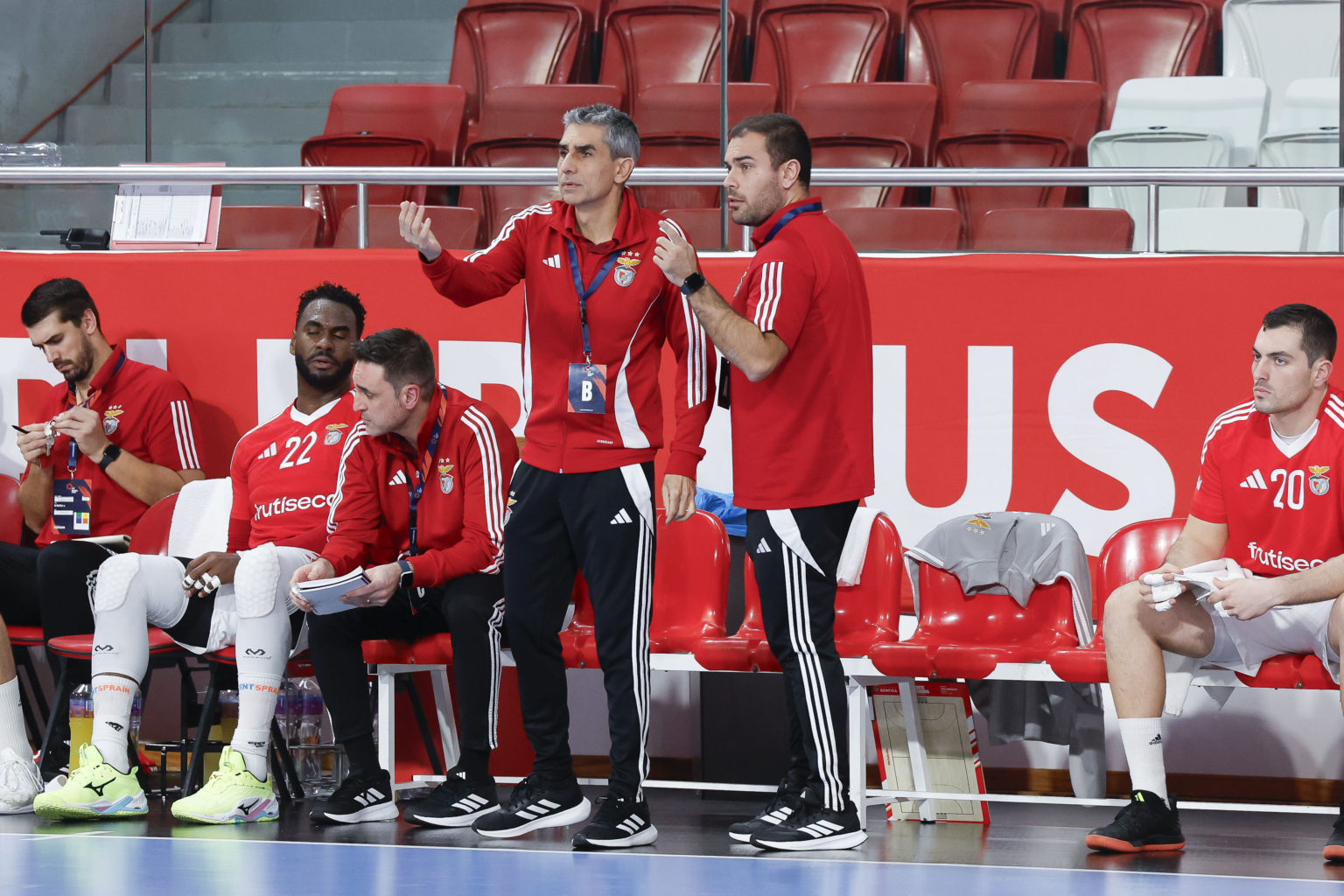 EHF European League: SL Benfica a um pequeno passo do Main Round ...